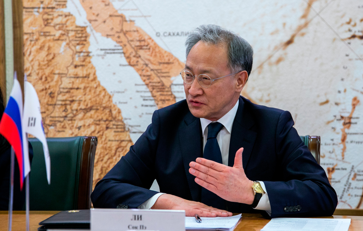 RIAC :: Andrey Kortunov and Ambassador of the Republic of Korea Lee Sok ...